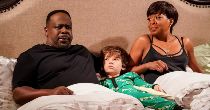 The Neighborhood - Episode 1.06 - Welcome to the Anniversary - Promo, 3 ...