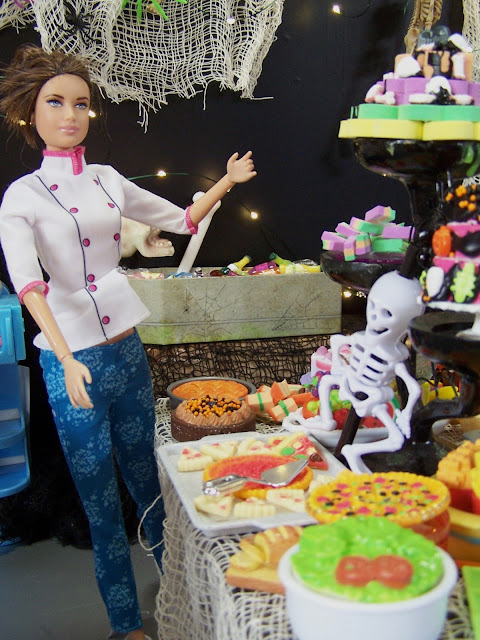 Barbie:OldNewGreenRedo : Skeleton Bash Revisited