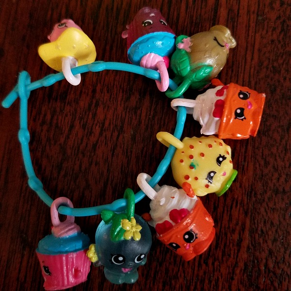 Barefoot and Loving It: Make Your Own Shopkins Charm Bracelet