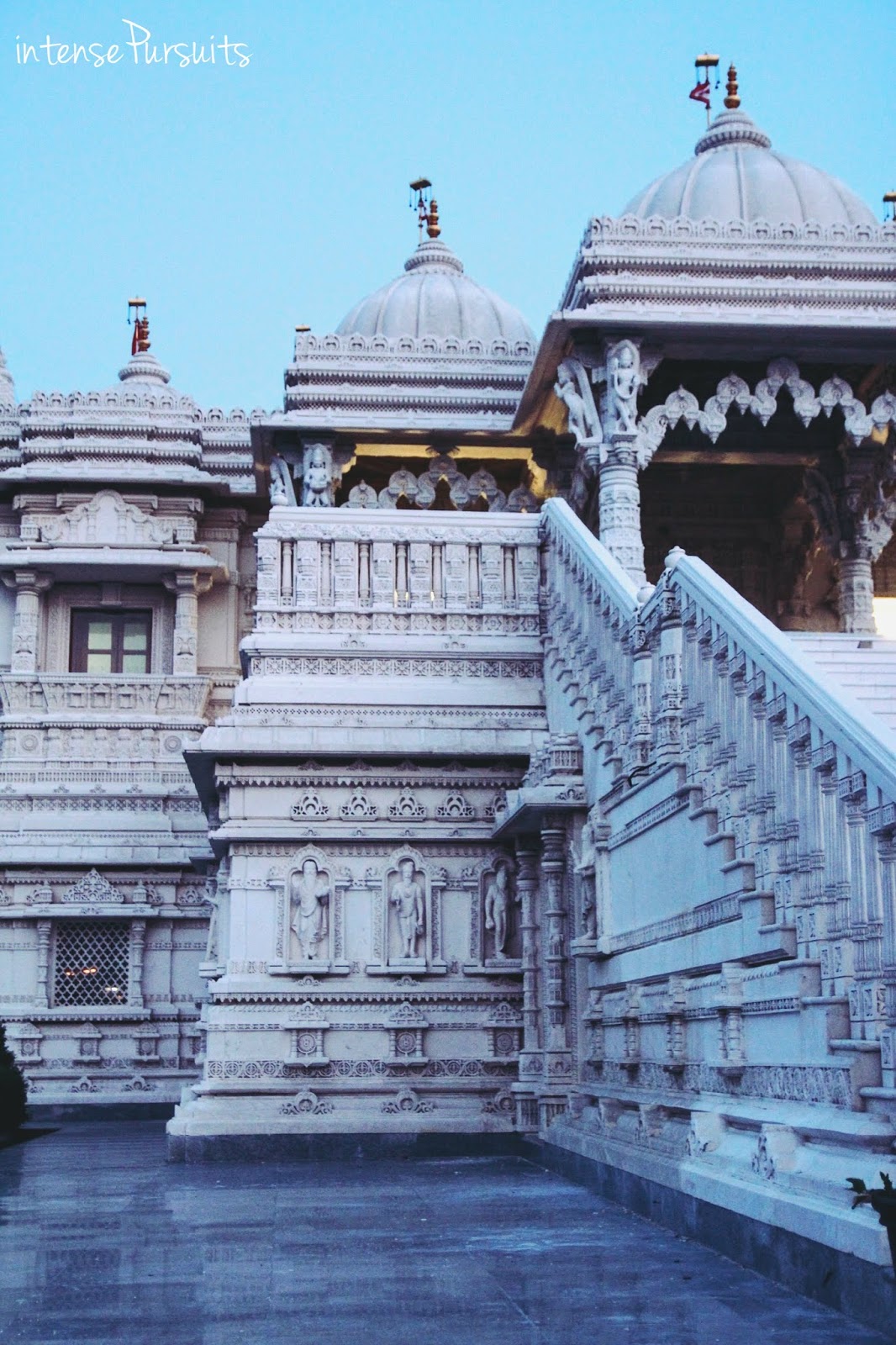 Architecture: BAPS shri swaminarayan mandir, toronto, ca