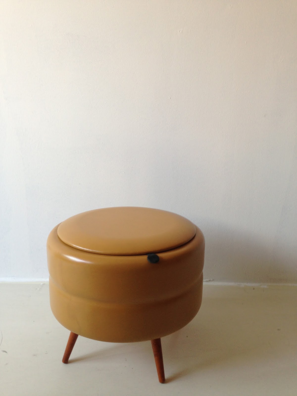 Victors Vintage Vondsten: Vintage poefje