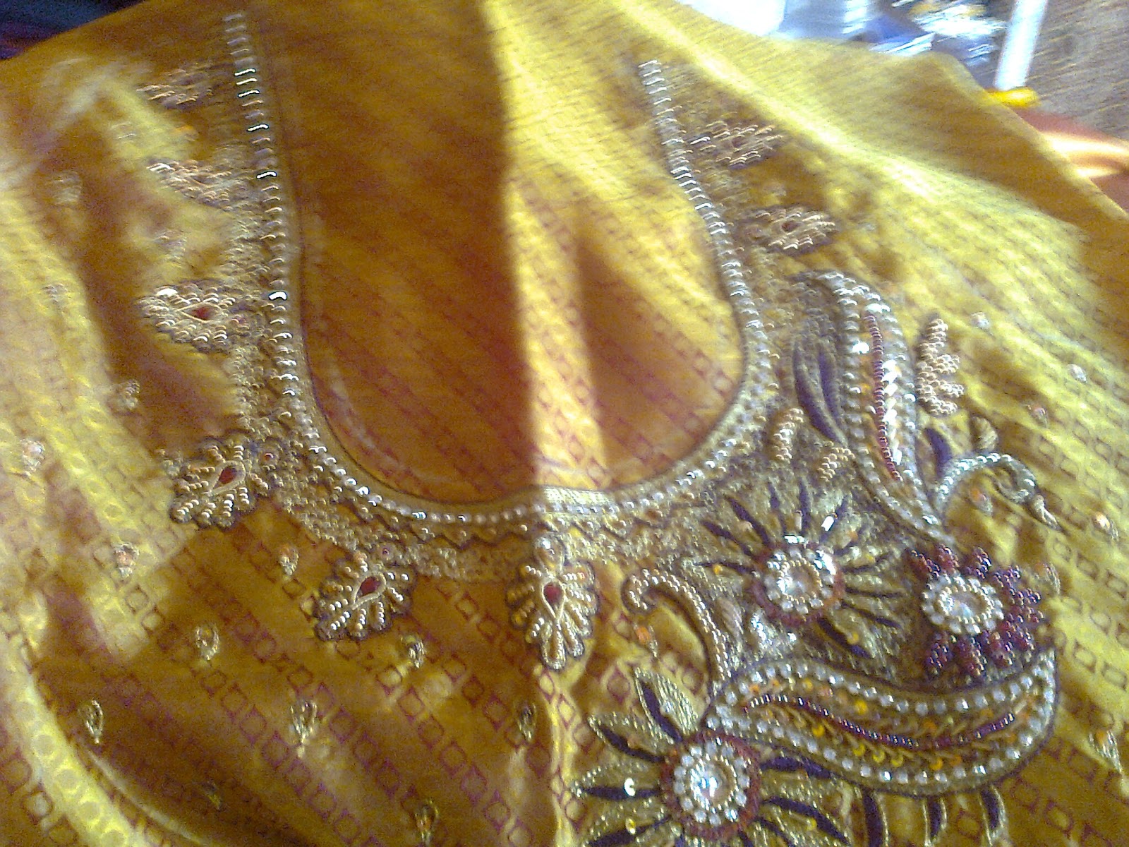 AARI WORK IN THANJAVUR