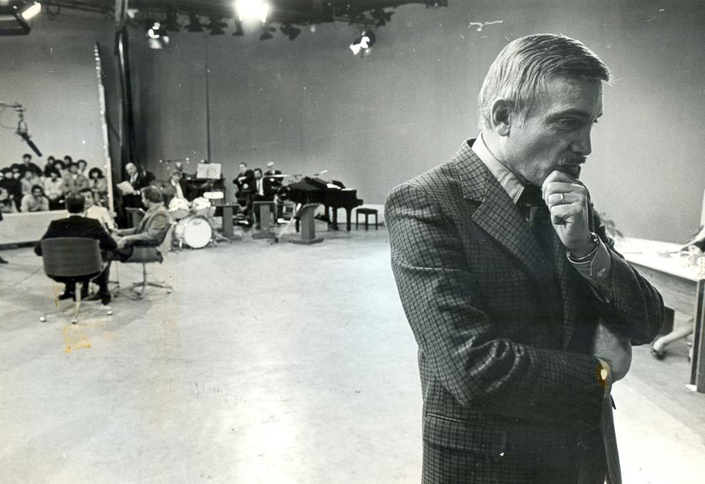 CORTINAS DE BAÑO: EL DÍA EN QUE CONOCÍ A ALEJANDRO ROMAY