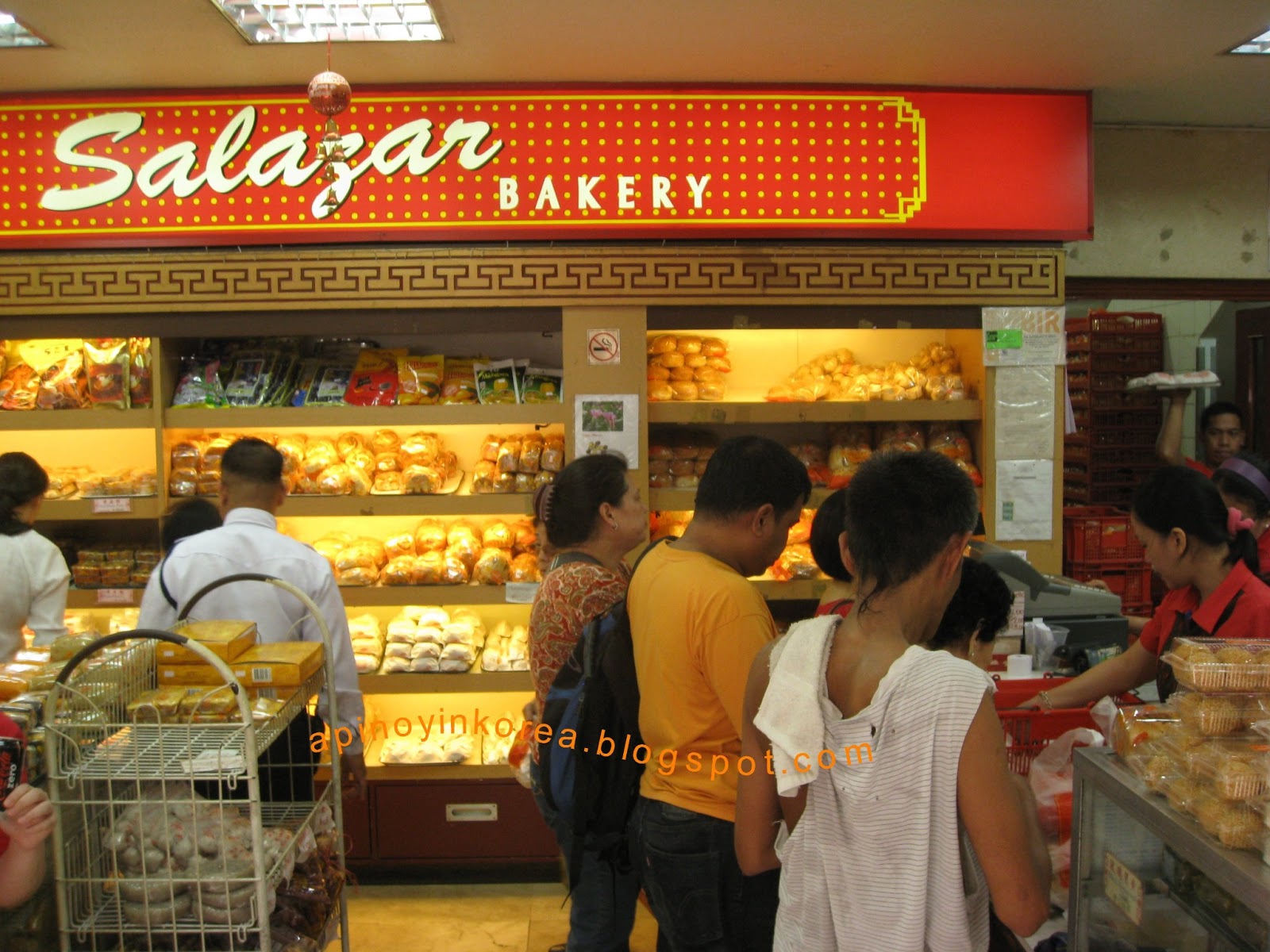 A Pinoy in Korea: A Pinoy in Binondo: Salazar's Hopia!