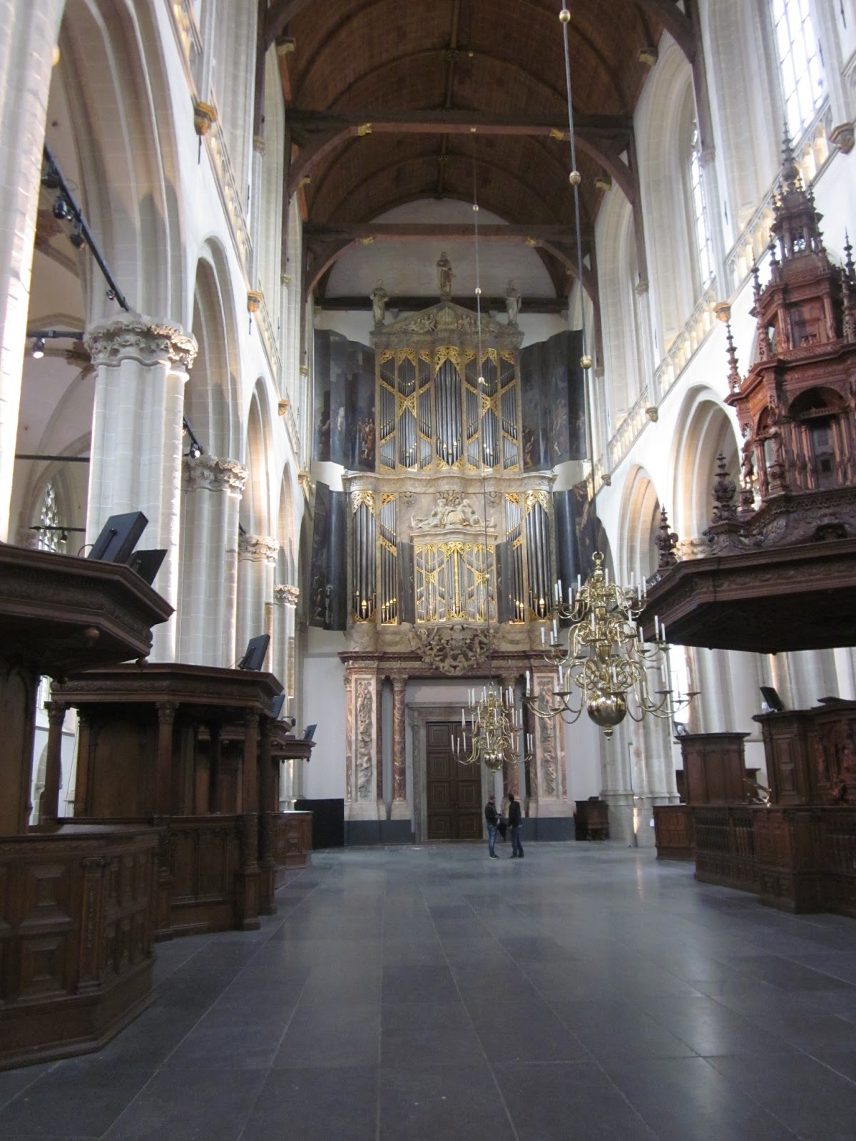 Souvenir Chronicles: AMSTERDAM Part 3--Two Places to Stay and Two Churches