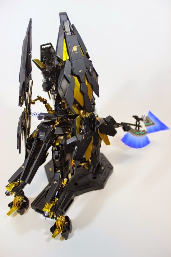 Custom Build: MG 1/100 Banshee (Unicorn Beast Mode vol. 2)