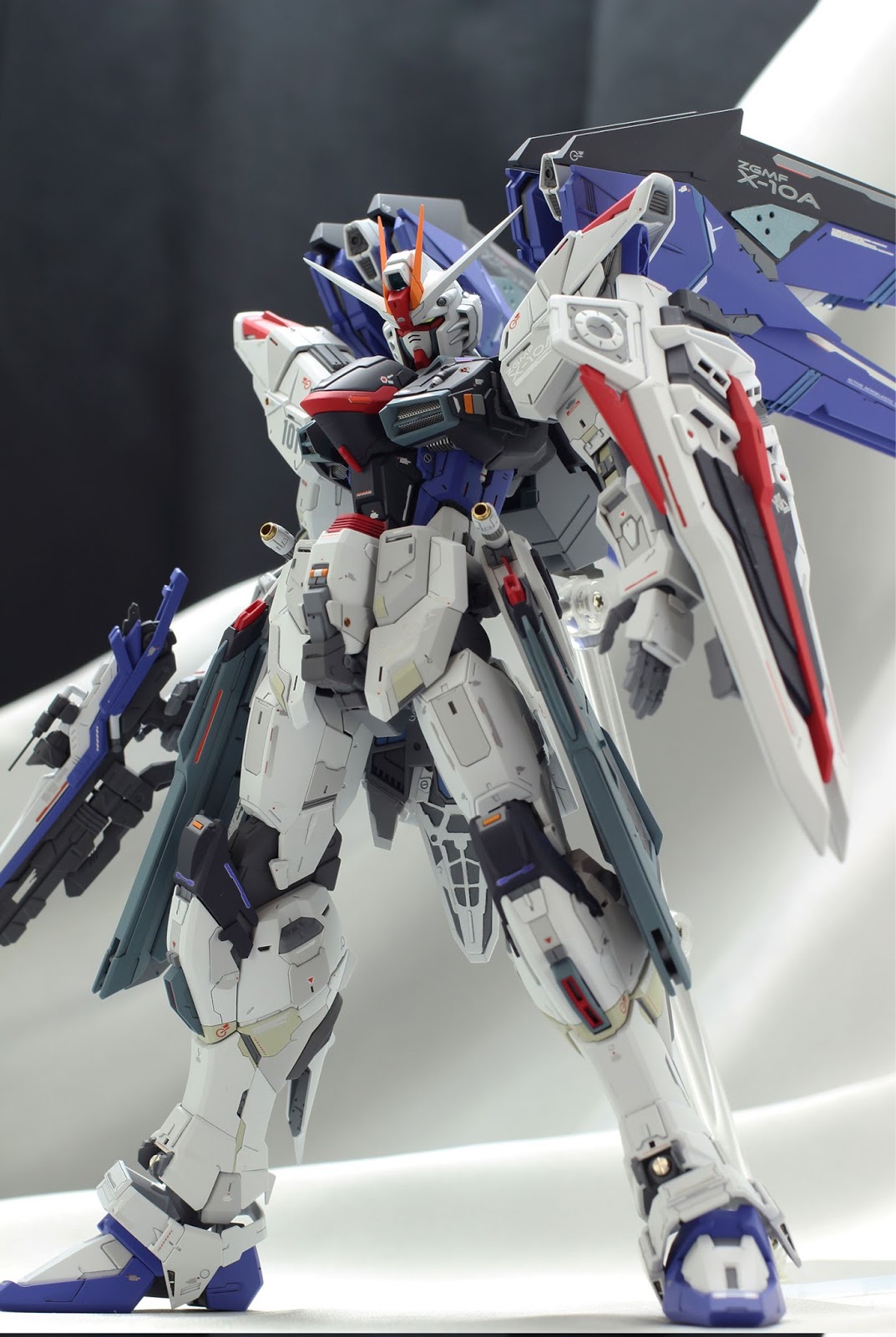 Custom Build: MG 1/100 Freedom Gundam Ver. 2.0 [Detailed]