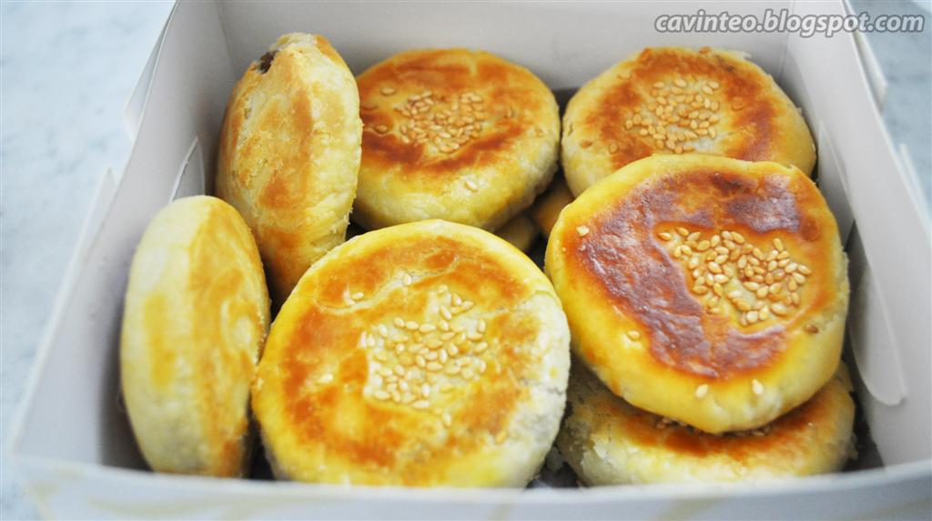 Entree Kibbles: Loong Fatt Tau Sar Piah 龍發豆沙饼 [Sweet or Salty] @ Loong ...