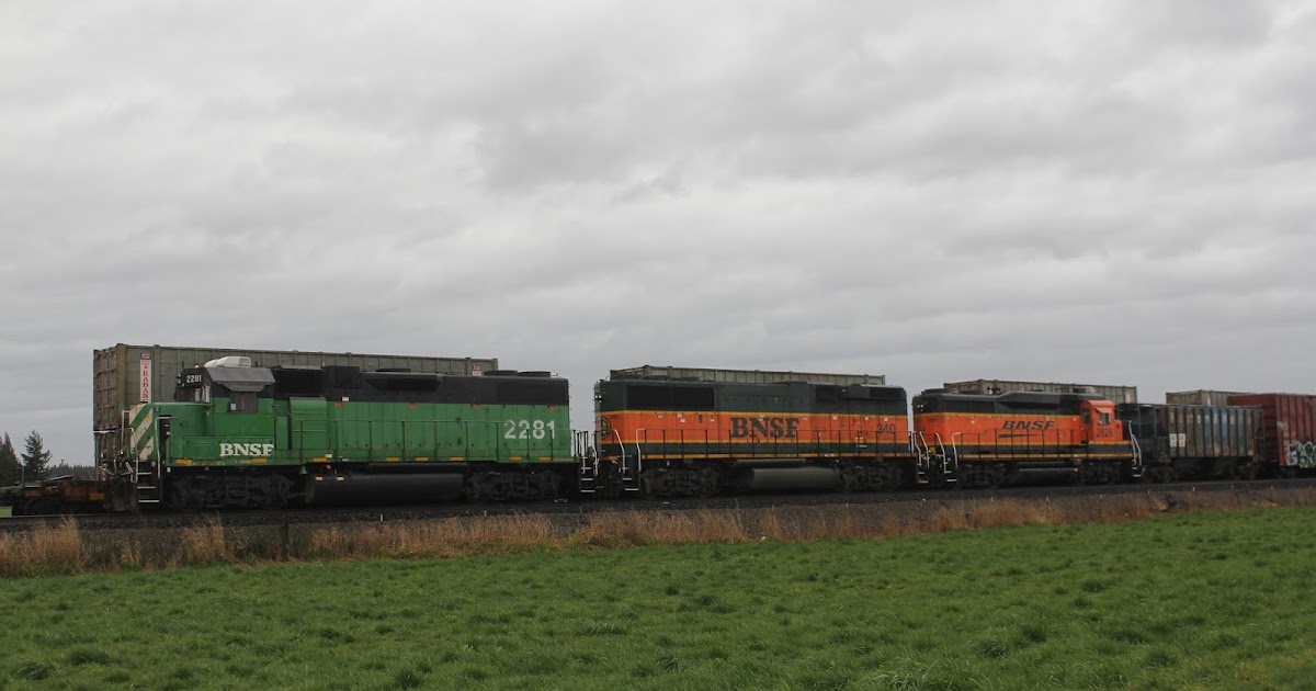 Railfan in Sumas, WA: cloudy, BNSF engines 2281/GP38-2, slug 340/GP60B and 2826/GP39M, 10:40am ...