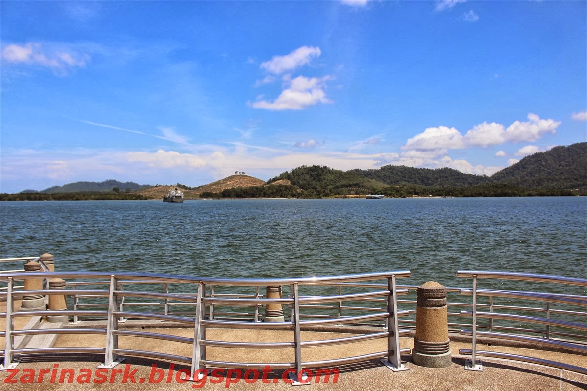 RODA BERPUSING MENCARI NIKMAT ALAM: BAZAAR LUMUT....cari ikan bilis ...