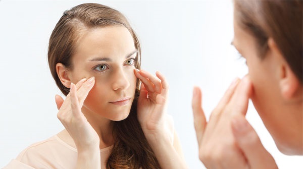 10 Signes de vieillissement de la peau et comment les réparer ~ Remèdes ...