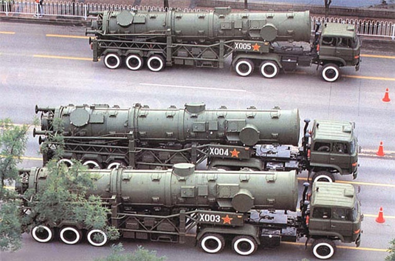 WORLD DEFENCE: Chinese Aircraft Carrier Killer DF-21D