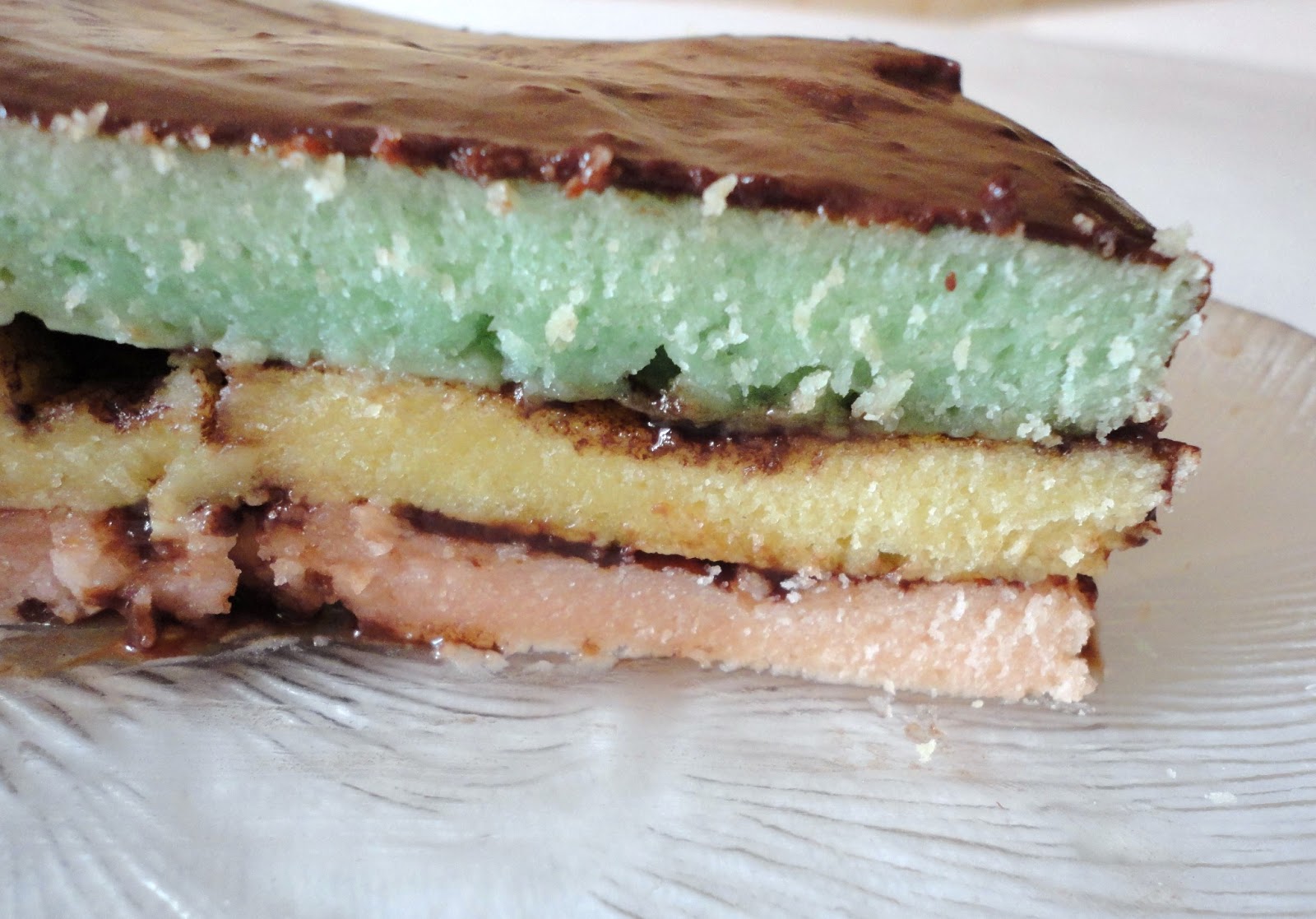 Recetas dulces de Sonia: BIZCOCHO DE COLORES Y UN PREMIO!!