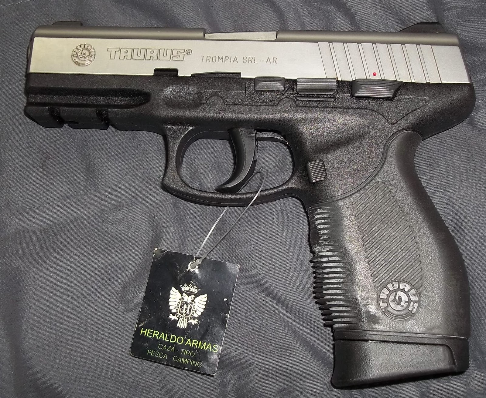 ARMAS CORTAS: TAURUS 9MM