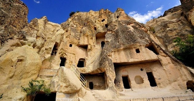 Enigmatic History: ORASELE SUBTERANE