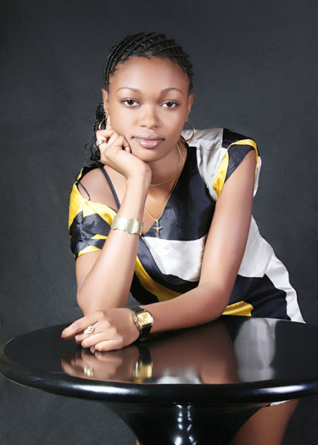 PATA PICHA: AGNES MASOGANGE AKILI KUKAMATWA NA UNGA AKIWA NA MDOGO WAKE