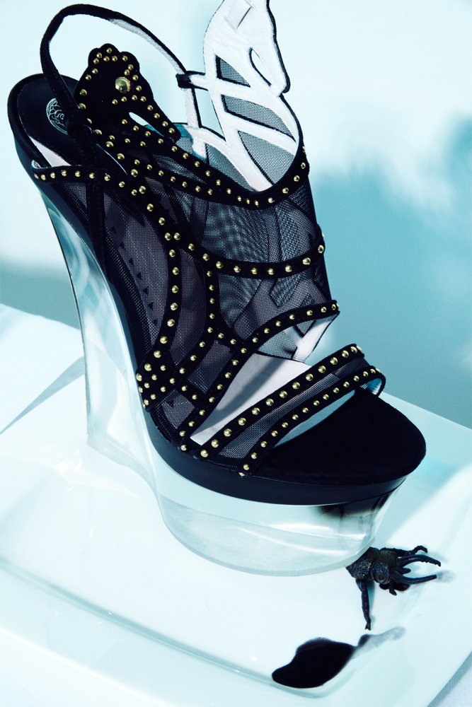 Edible insects, woman eating insects bugs beauty images, Gabrielle ...