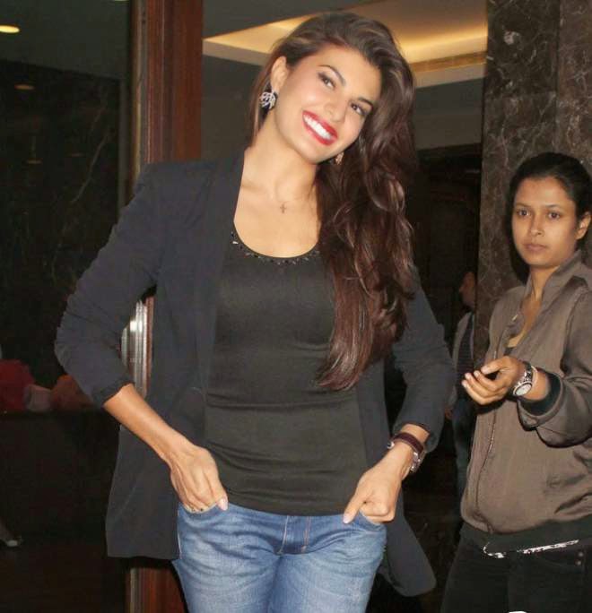 Jacqueline Fernandez Black Jeans Outfits Wallpapers | Salman Khan HD ...