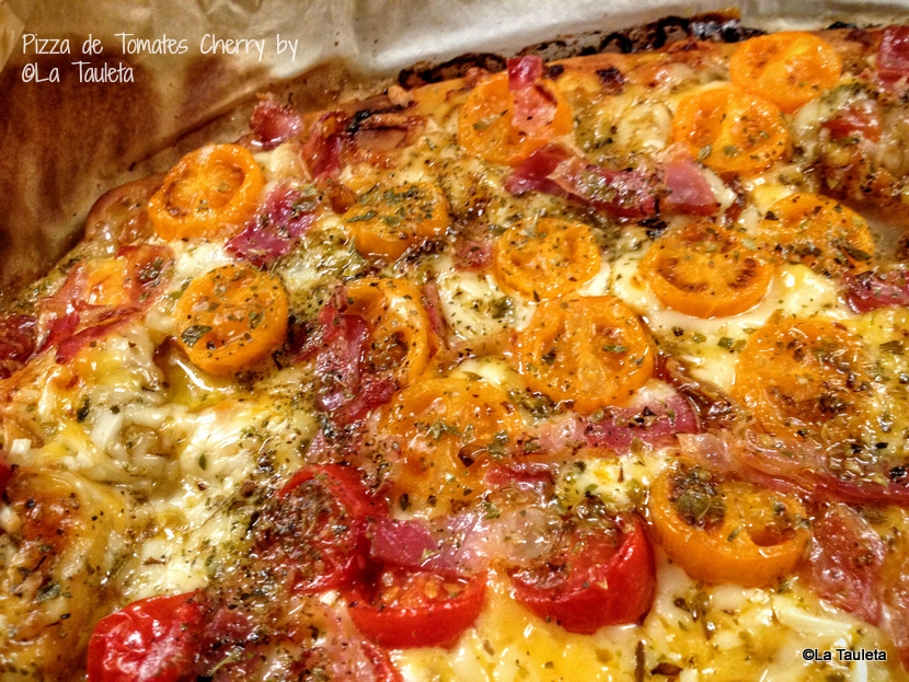 Pizza de Tomates Cherry, Cinco Quesos y Bacon - La Tauleta