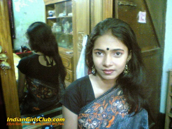 sizzling southern stars: Bangladeshi Hot Girls Showing Her Small Boobs ...