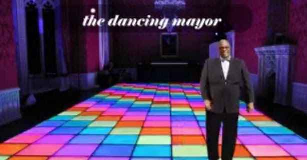 TKC MUST SEE!!! CRITICAL VIDEO CLIP CLOWNS KANSAS CITY DANCING MAYOR ...