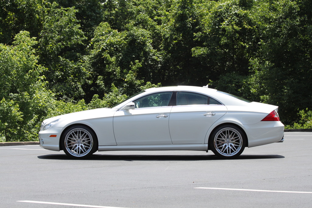 2009 Mercedes-Benz C219 CLS 550 on 20" Lexani Wheels | BENZTUNING