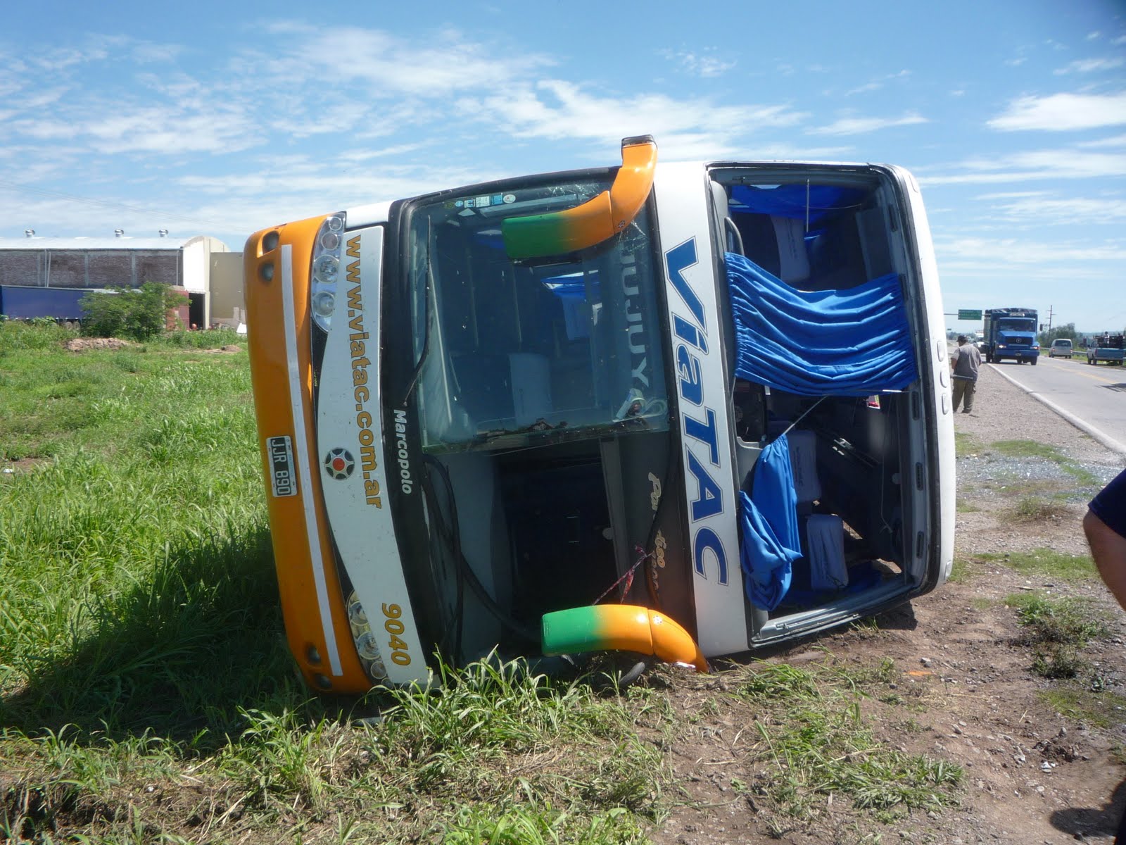 eRdT el Rincon de Takeshi: Bus de Via tac volcado en jujuy