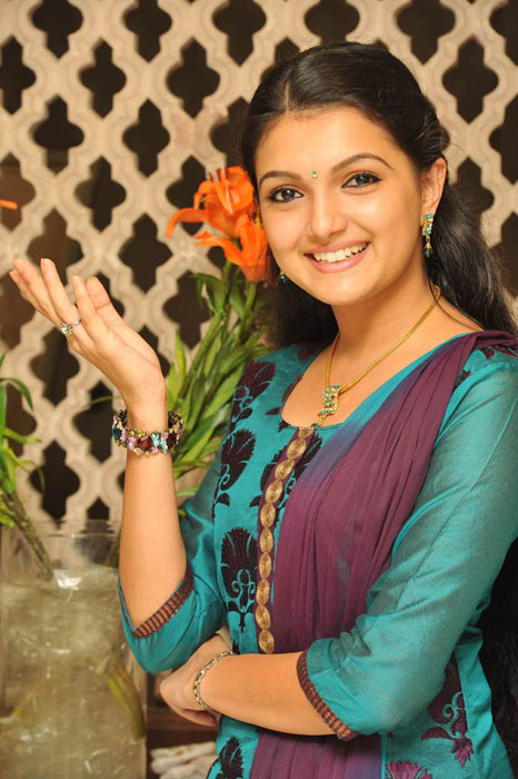 Telugu Cinema News: Saranya Mohan Latest Stills