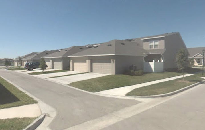 Old Urbanist: Suburban Follies: The Rear Alleyway