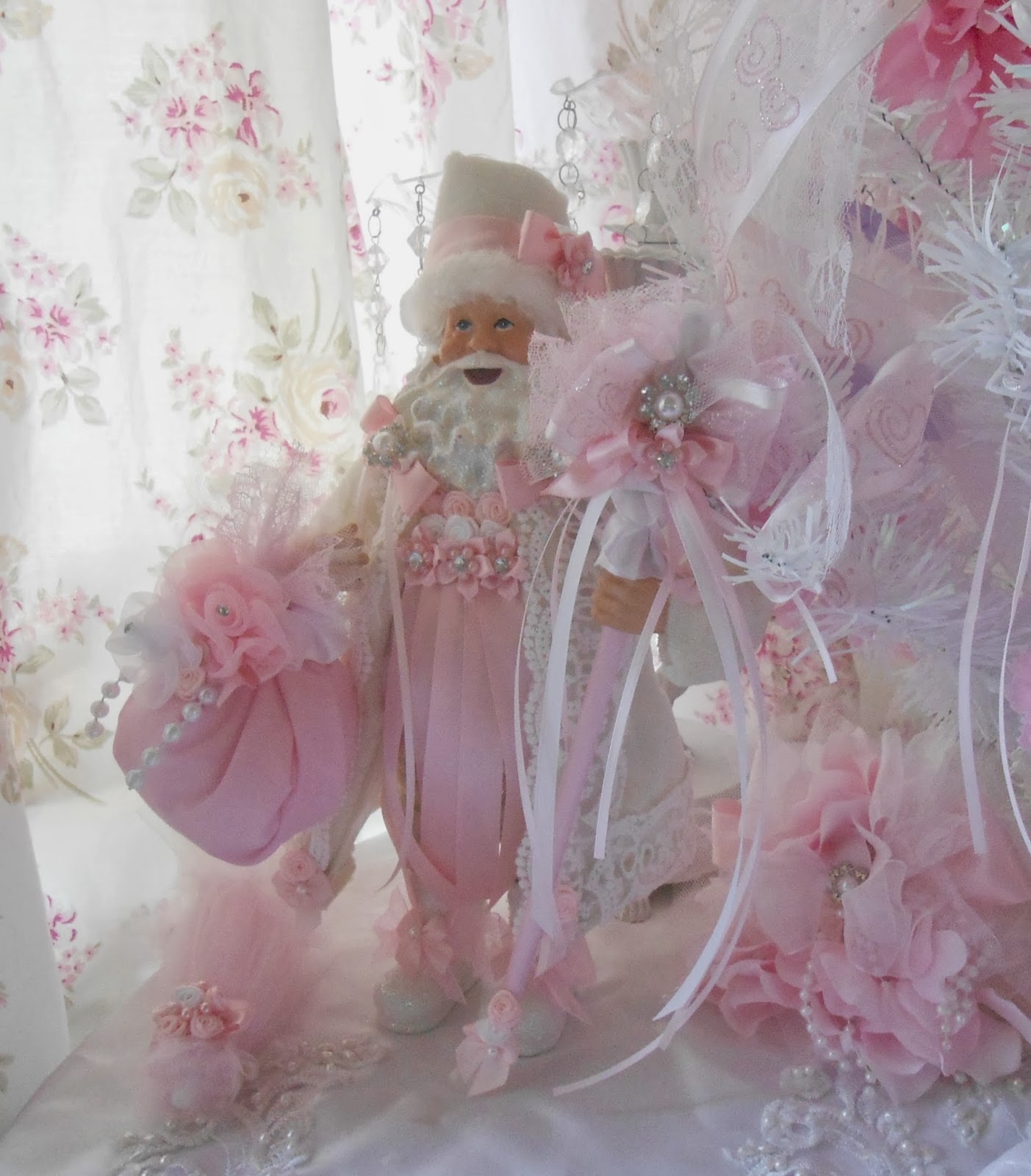 Olivia's Romantic Home: Pink Christmas Santa Creations