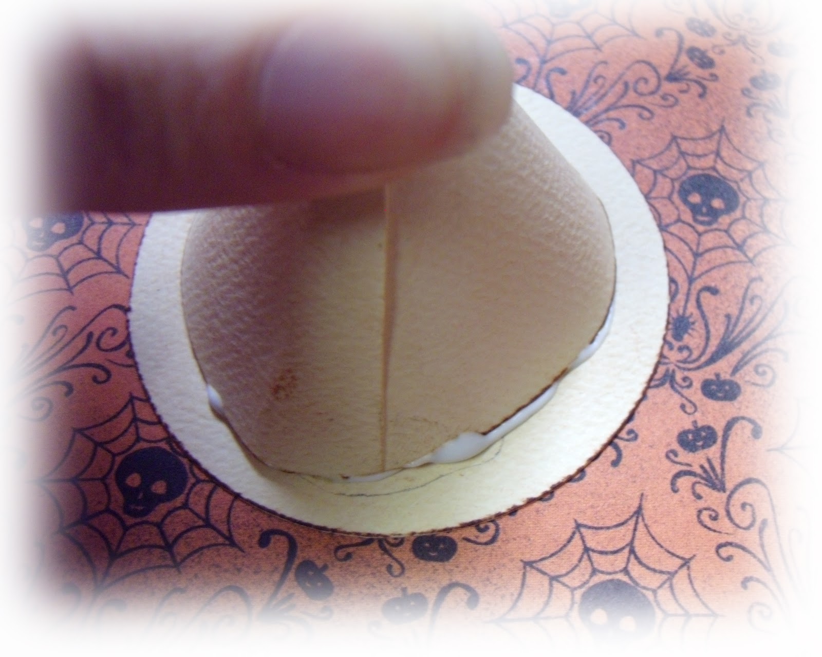 Glitter Tart Designs: Vintage Witch Nut Cup ~ Tutorial