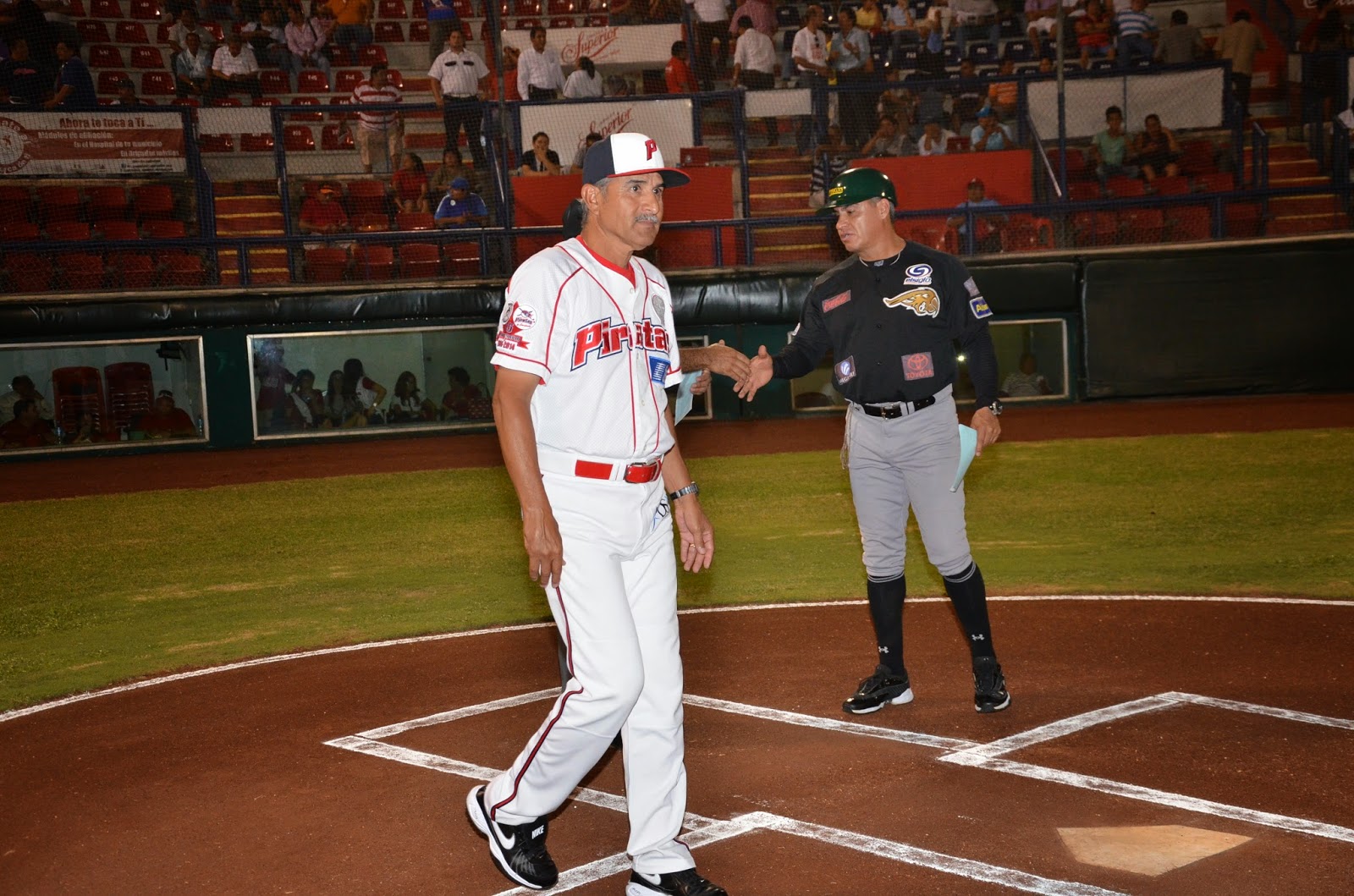 BEISBOL CAMPECHANO: * NO APROVECHAMOS JUGAR EN CASA : DAN FIROVA