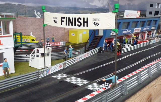 My Scalextric: New track buildings