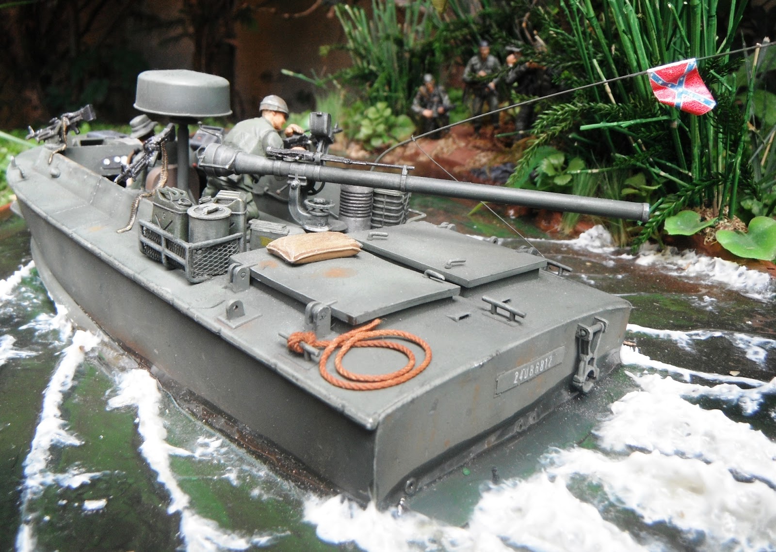DioraMismo: LSSC in Mekong Delta. Brown water Nam dio. Seal in action.