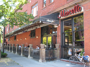 Mayne Island Cottage: August 2012