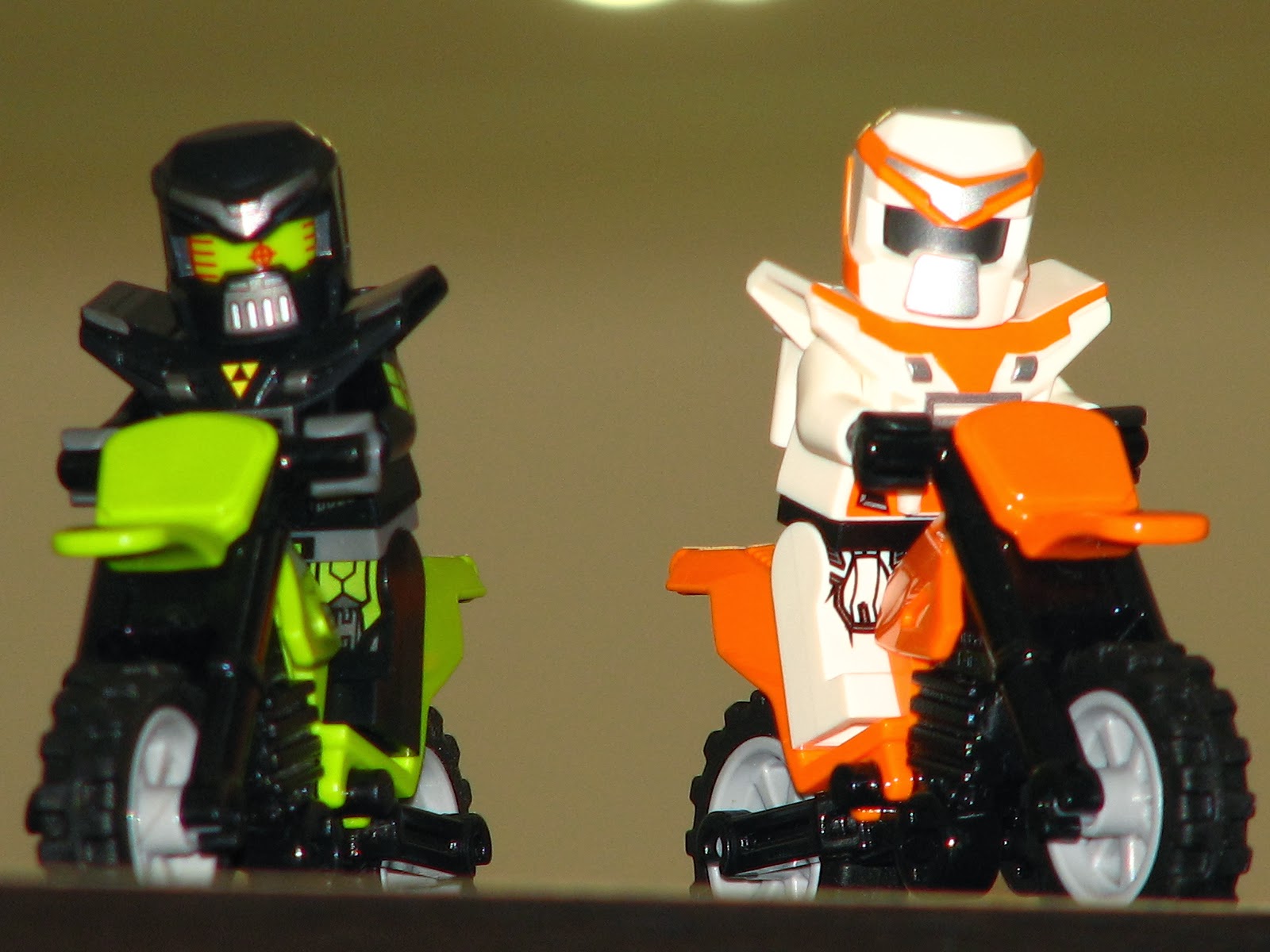 Little Brick Men: Series 11 Evil Battle Mech