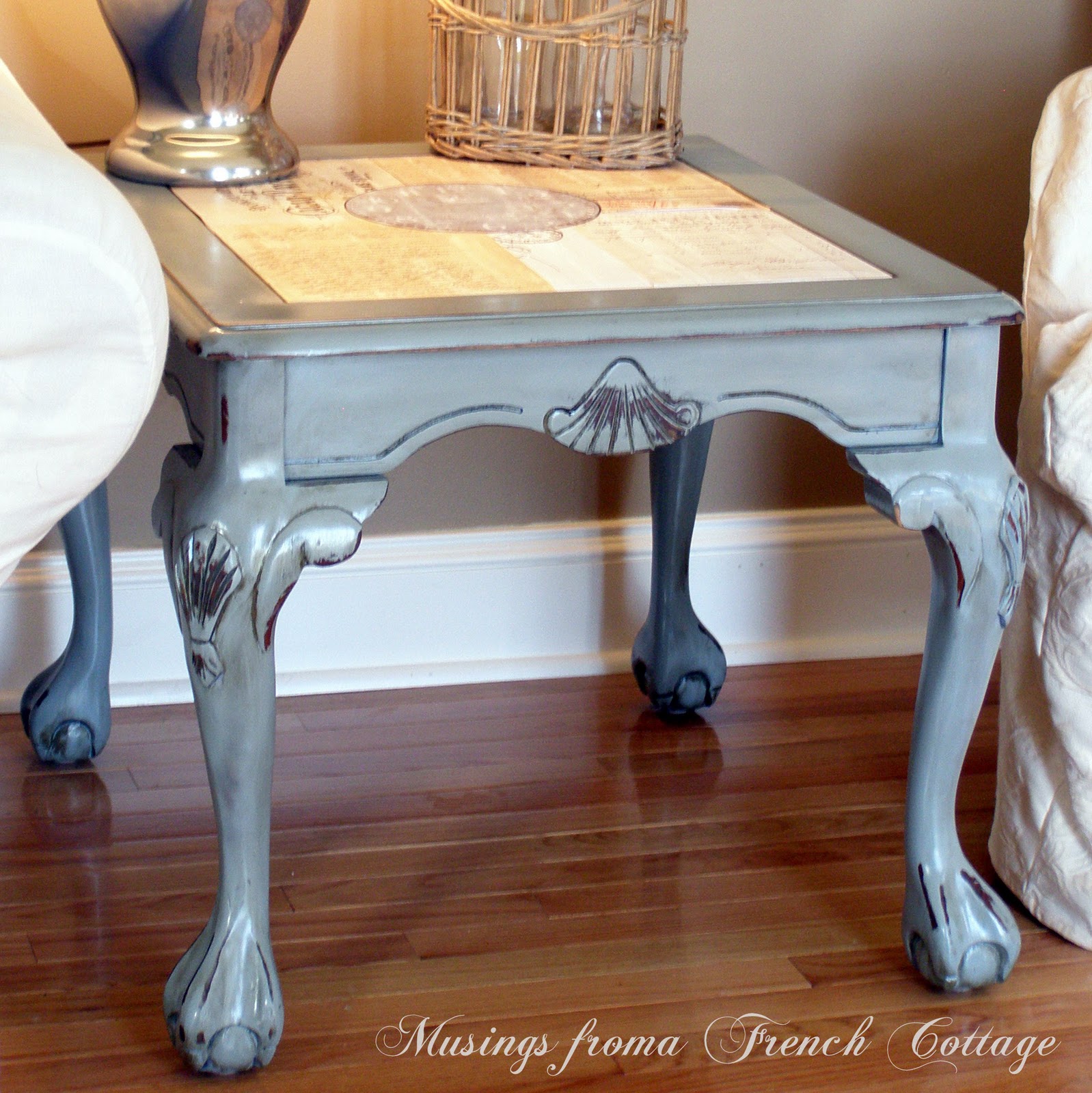 The Little French Farmhouse: Claw Foot Table Makeover and French Script