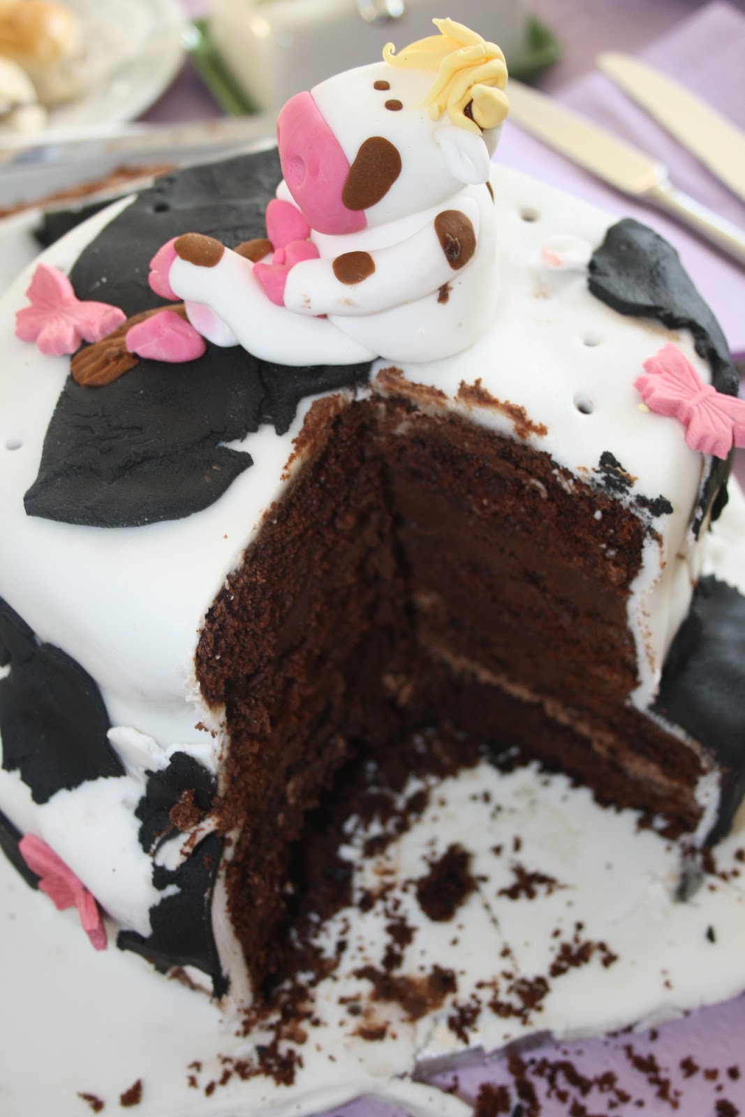 Caroline Makes....: Two-tiered cow print birthday cake