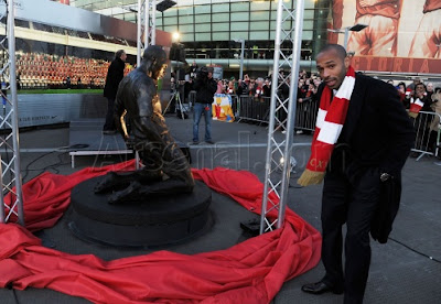 Arsenal Footbal Club Unveils Statues of Three Legends, Herbert Chapman ...