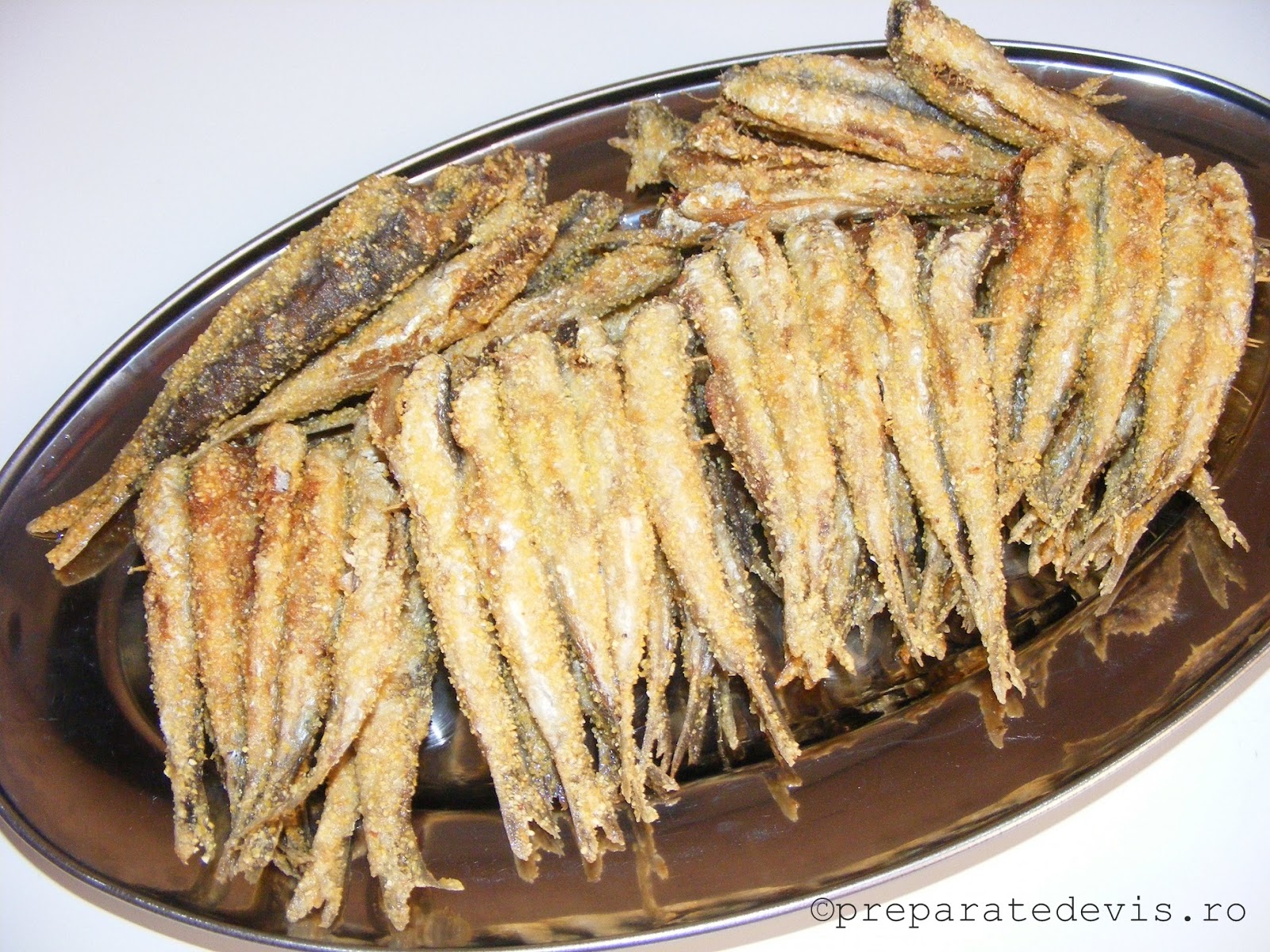 Hamsie prajita in crusta de malai | Preparatedevis.ro