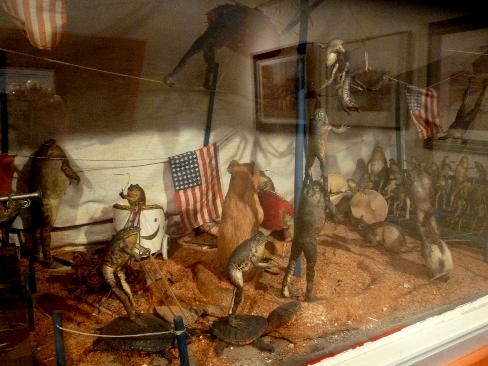 Photo-ops: Roadside Attraction: Dead Frog Circus - Holyoke, MA