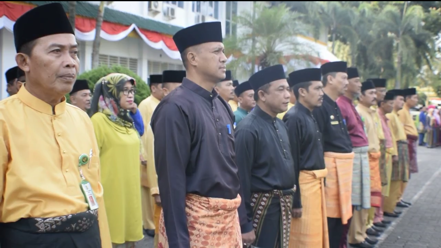 pakaian adat melayu langkat - Kimberly Gray