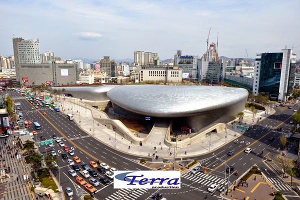 DDP (Dream, Design, Play) in Seoul / 동대문디자인플라자(Dongdaemun Design Plaza ...