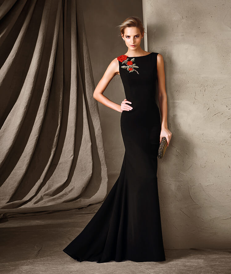 10 vestidos de fiesta Pronovias 2017 en color negro
