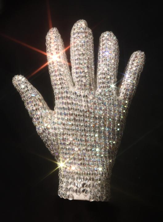 CRYSTAL FANATICS BUZZ: Michael Jackson Swarovski Gloves
