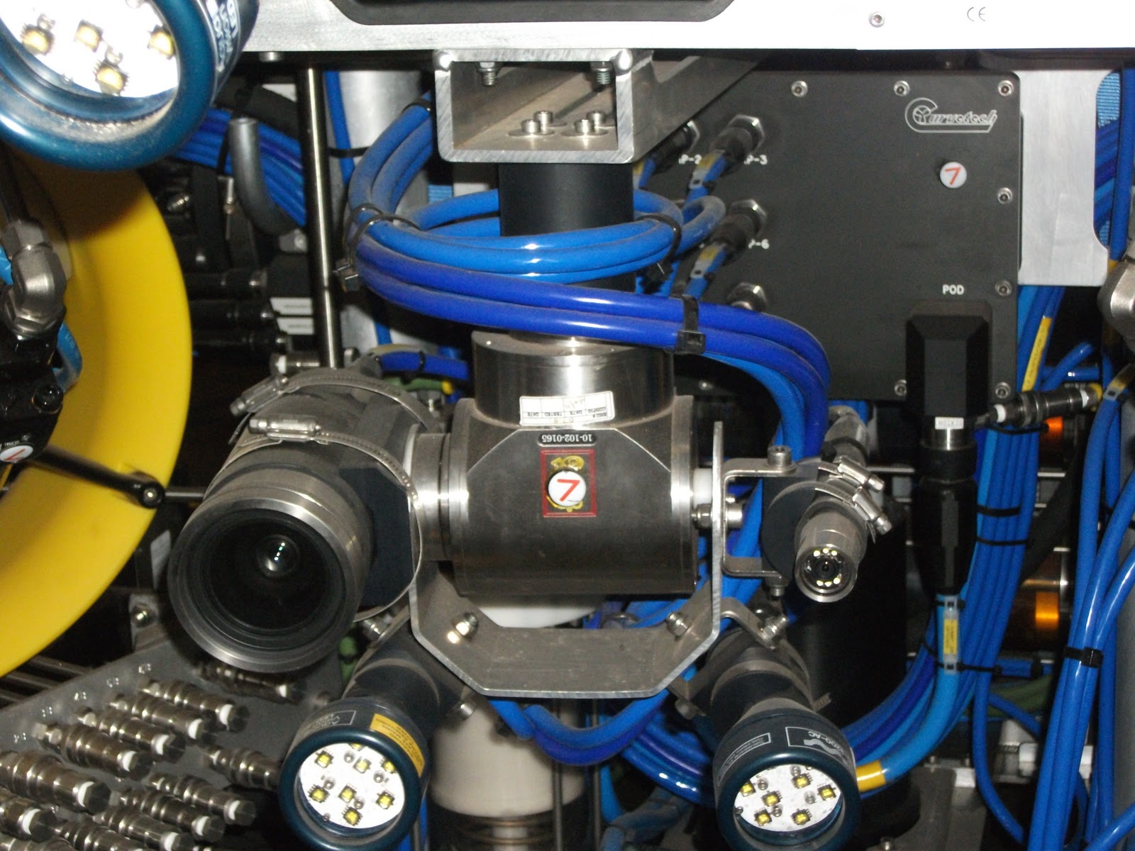 Trainee ROV 2011 T3: Trabalhando na Base com a SMD, revisão dos ...