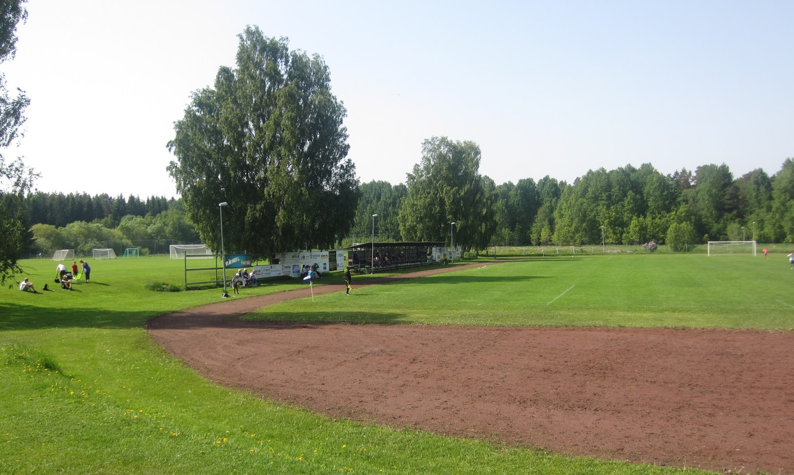 ROSLAGSSTOPPET: Gimo IF - IK Hinden 6-2 (2-1) Alunda IF - Almo BK 0-2 (0-1)