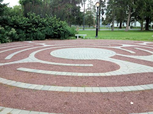 A GUIDE TO NORTHEASTERN GARDENING: Long Island Peace Labyrinth and ...