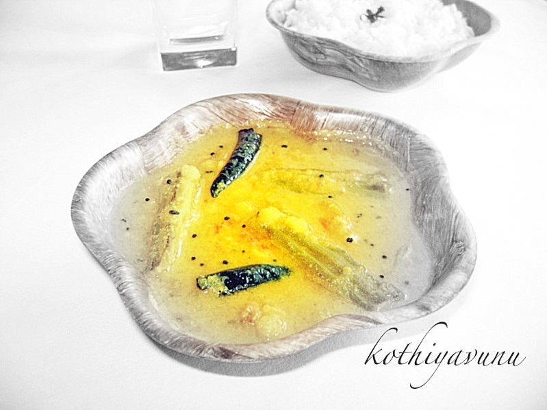 Muringakka Mulakushyam -Drumstick Lentil Curry - Kothiyavunu.com