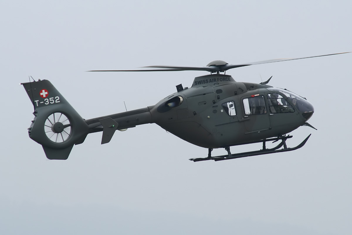 Eastwings: EC-635P2+ * Swiss Air Force * T-352